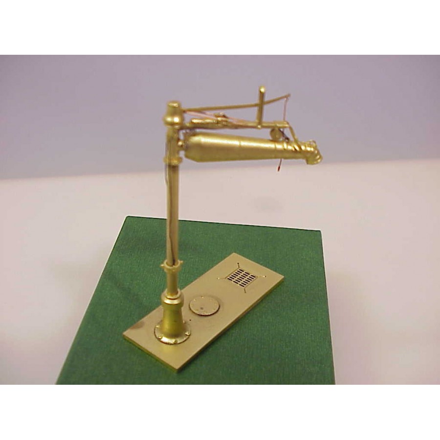 Poage Style 'H' Water Column w/ Universal Spout, HO Scale.